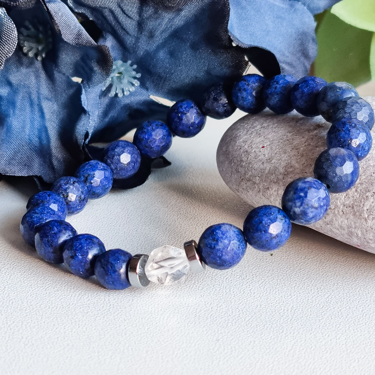 Lazurito apyrankė su kalnų krištolo intarpu