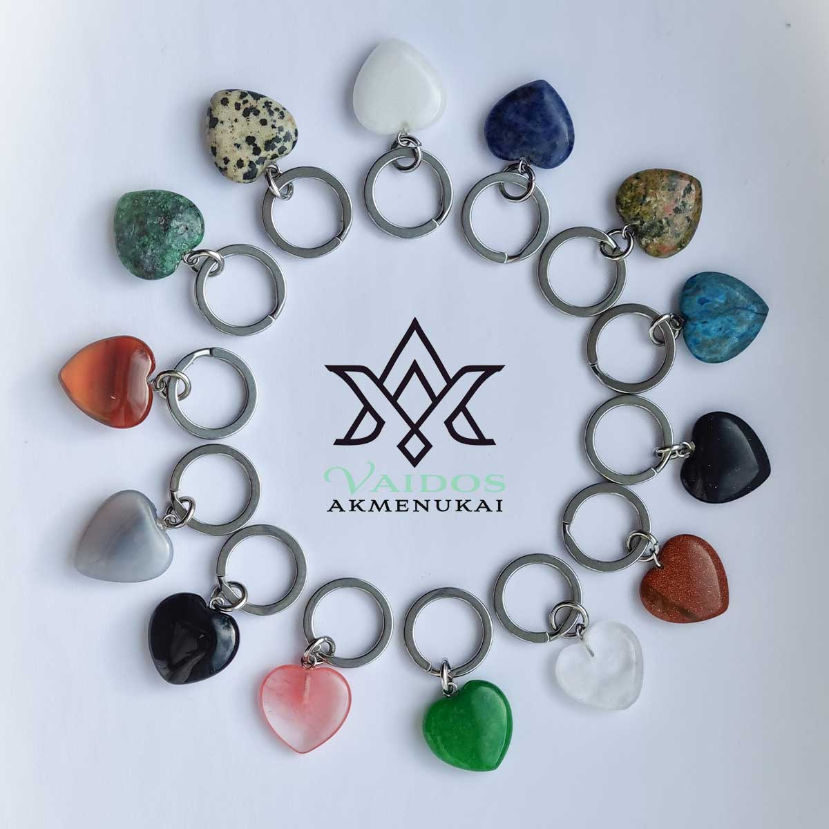 Įvairių akmenukų širdelės formos raktų pakabukai - akmenukai.eu